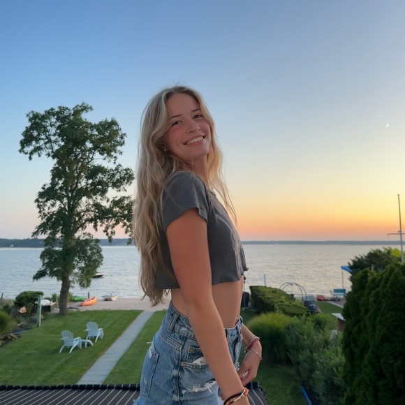 Addison's Closet (@addieboom) | Poshmark